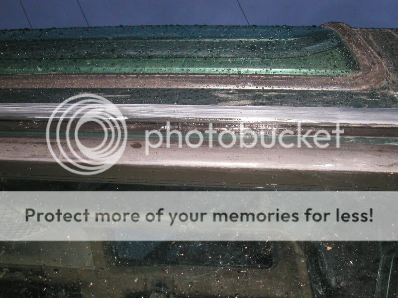 Roof gutter rust | LandyZone - Land Rover Forum